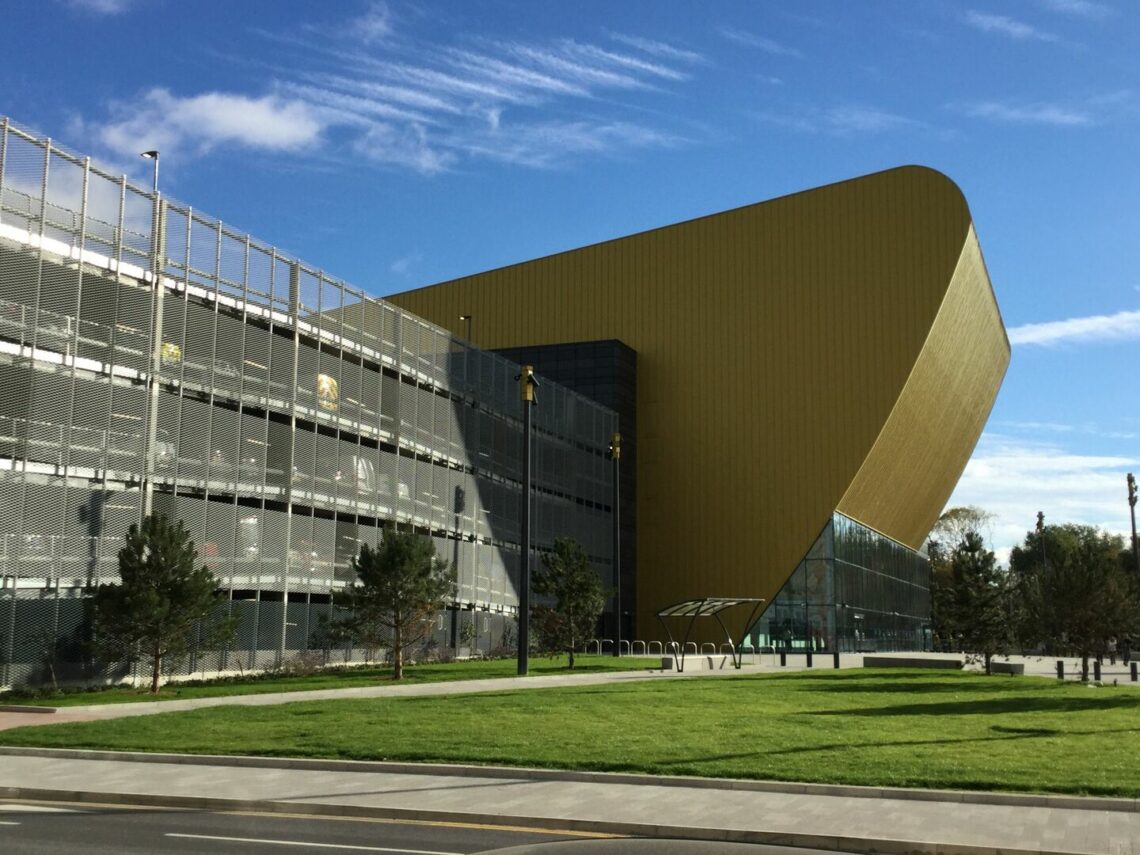 RoofDek – Steel roof decking - constructsteel.org