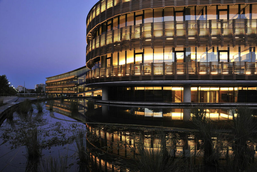 Transoceánica Building fuses innovation and sustainability ...