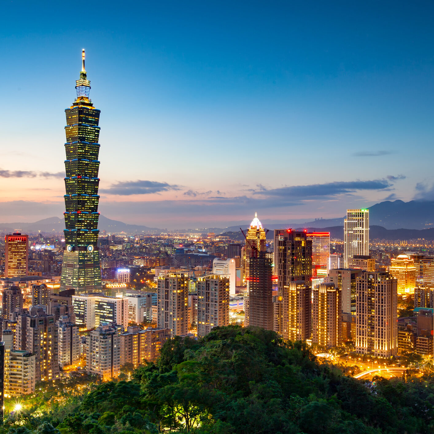 How steel helps Taiwan's tallest building, Taipei 101, survive ...