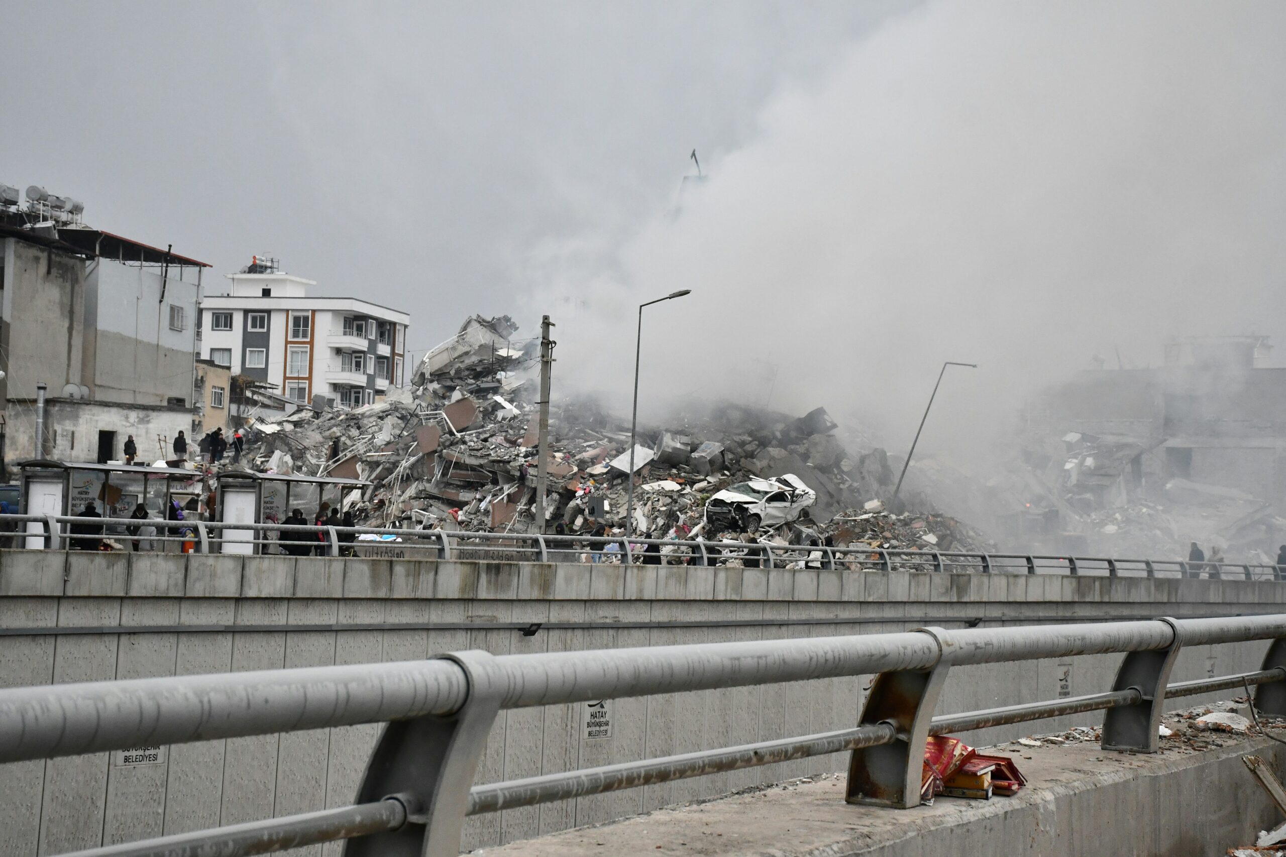 Earthquake solutions - constructsteel.org